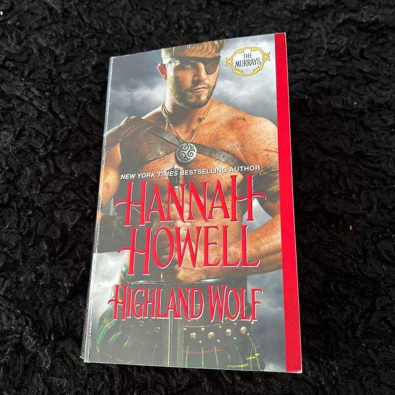 Highland Wolf by Hannah Howell, Paperback | Pangobooks