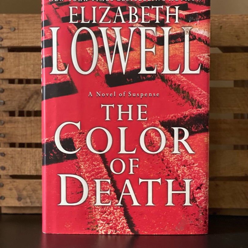 The Color of Death by Elizabeth Lowell, Hardcover | Pangobooks