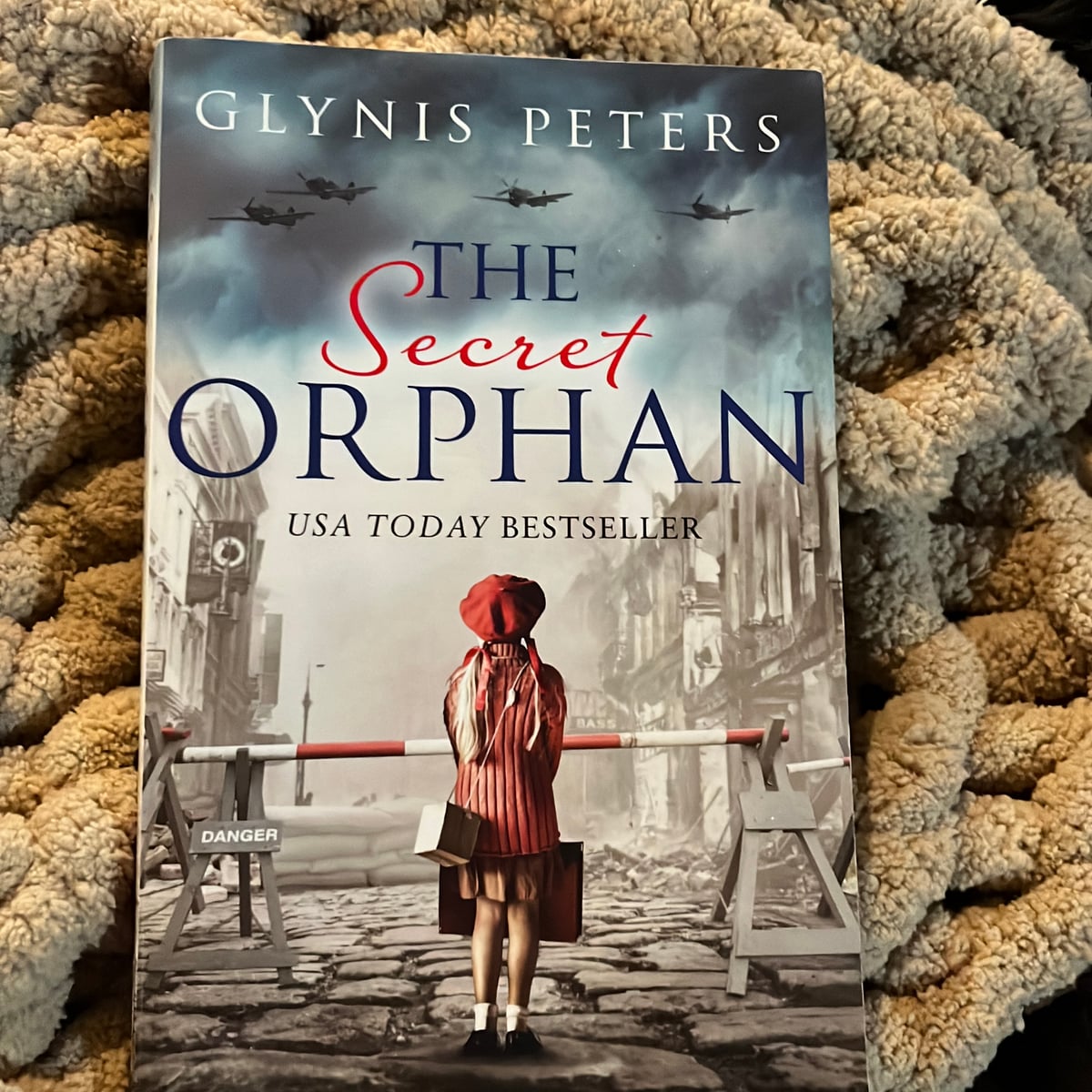 The Secret Orphan by Glynis Peters, Paperback | Pangobooks