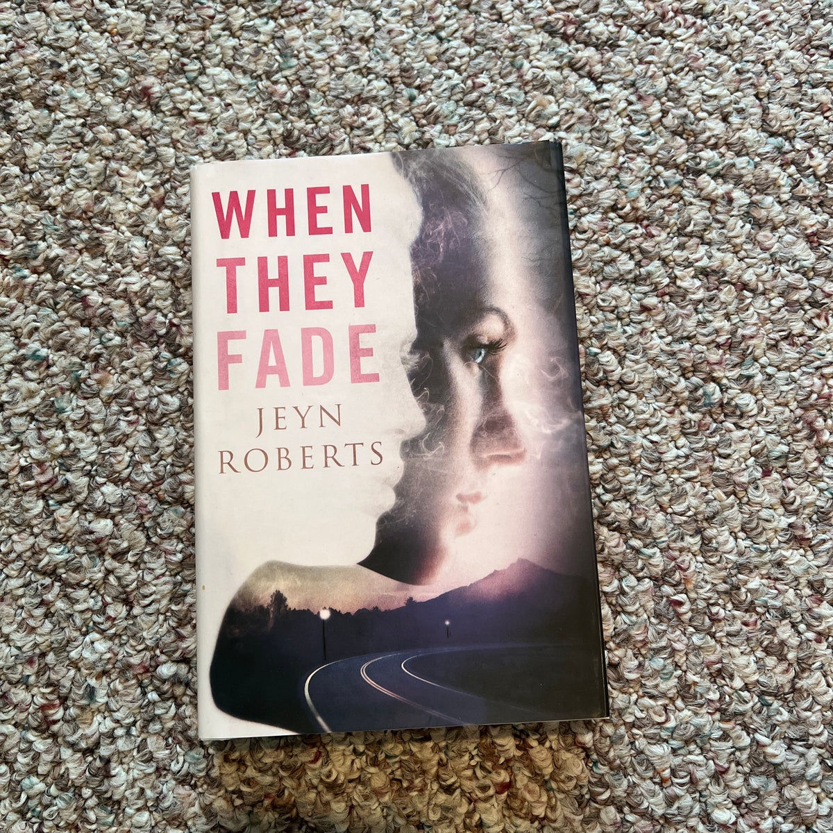 When They Fade by Jeyn Roberts, Hardcover | Pangobooks