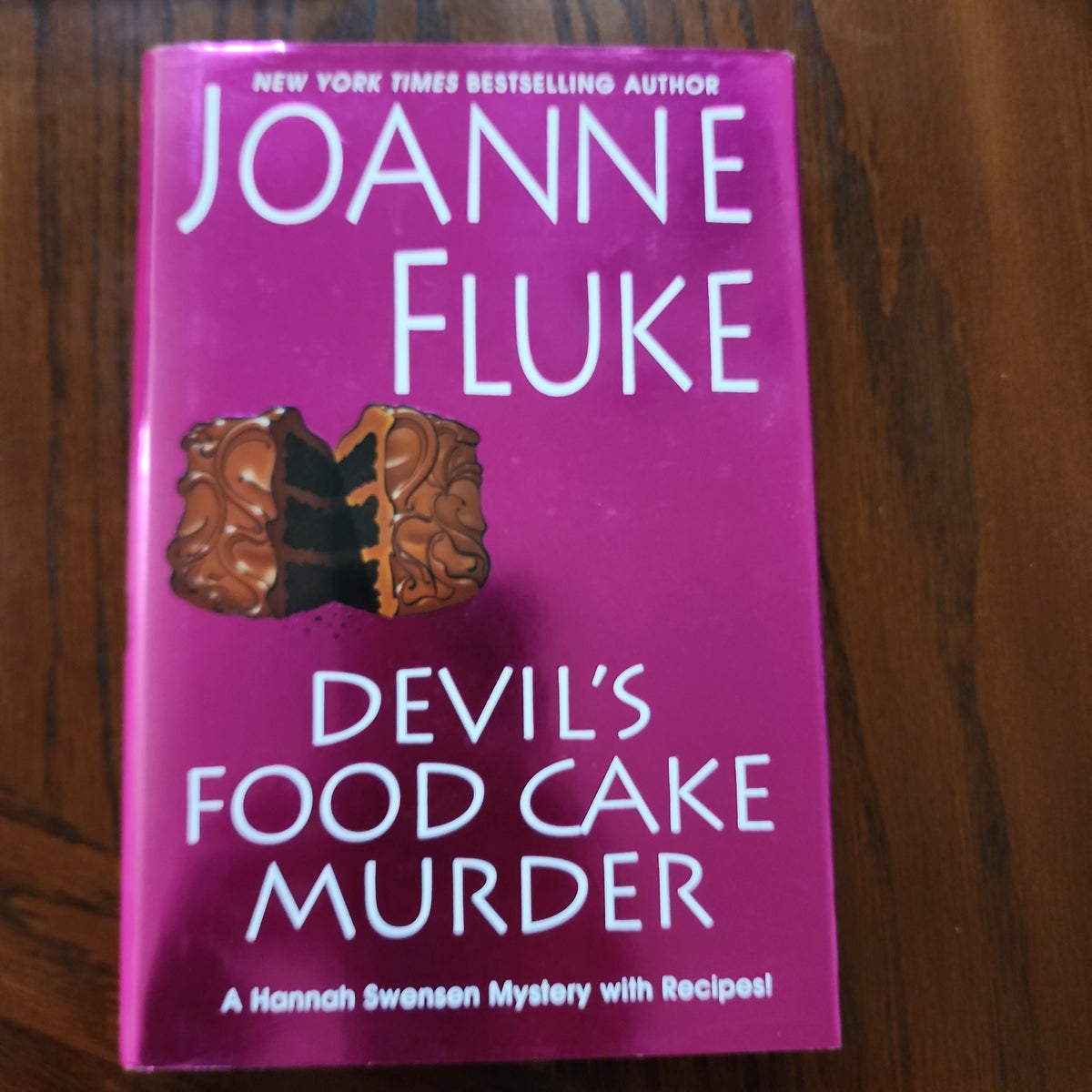 Devil's Food Cake Murder by Joanne Fluke