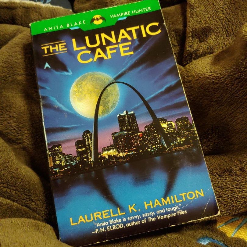 The Lunatic Cafe by Laurell K. Hamilton, Paperback | Pangobooks