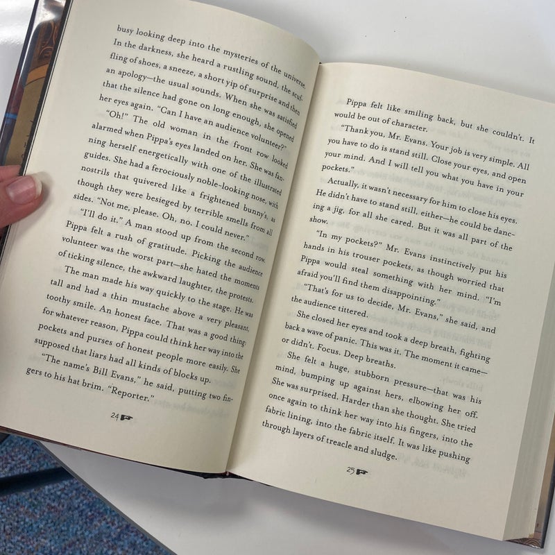 Curiosity House: the Shrunken Head by Lauren Oliver, H. C. Chester