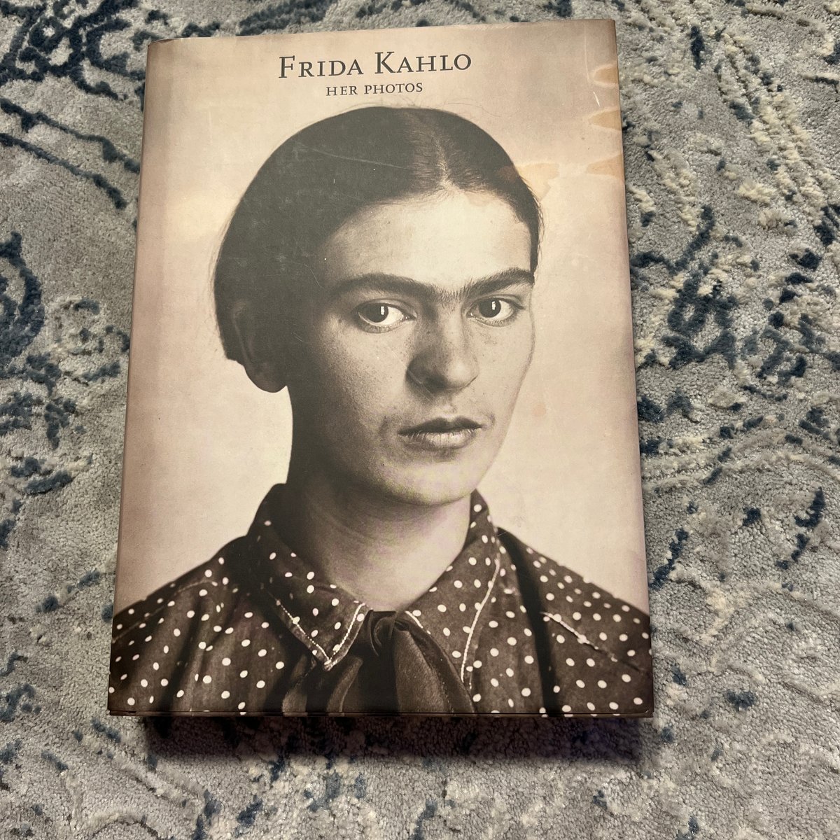 Frida Kahlo. Her Photos by Laura González, Mauricio Ortíz, Jesús Silva ...