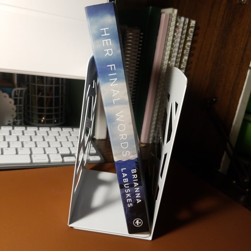 Her Final Words by Brianna Labuskes, Paperback | Pangobooks