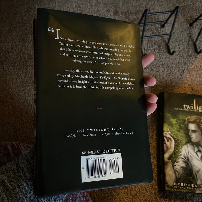 Twilight: the Graphic Novel, Vol. 2