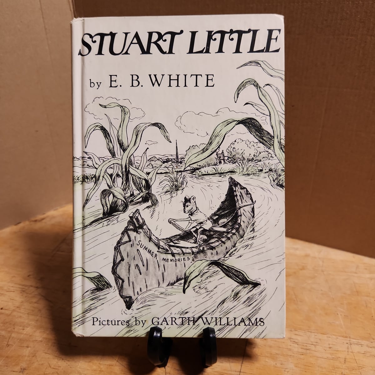 Stuart Little by E.B.White, Hardcover | Pangobooks