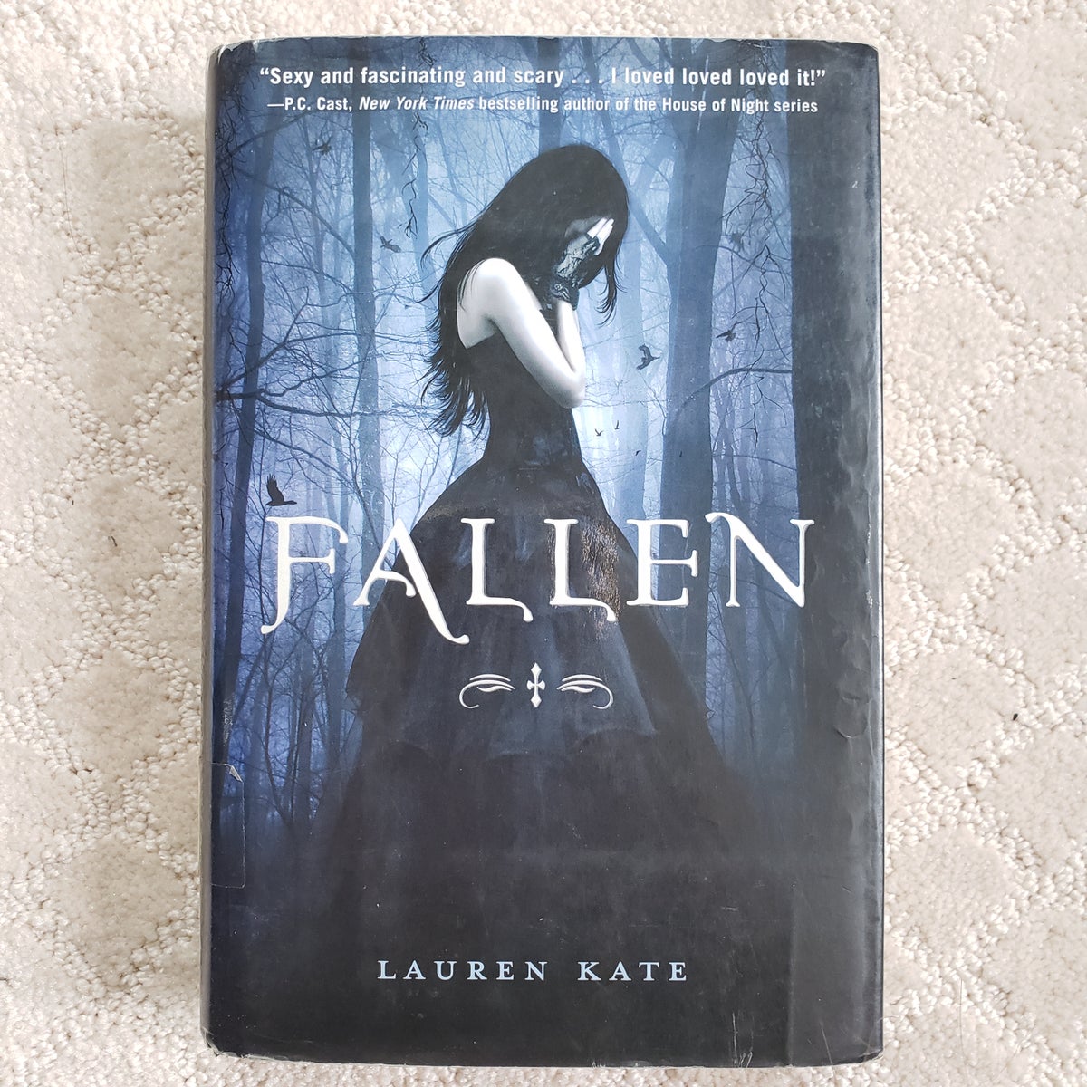Fallen by Lauren Kate, Hardcover | Pangobooks
