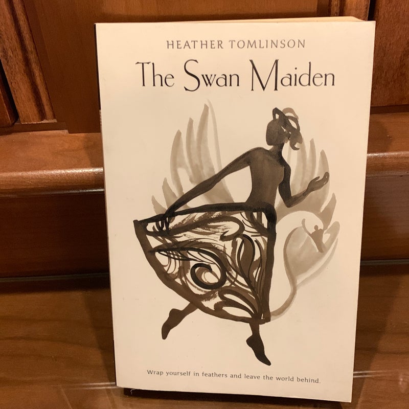The Swan Maiden by Heather Tomlinson, Paperback | Pangobooks