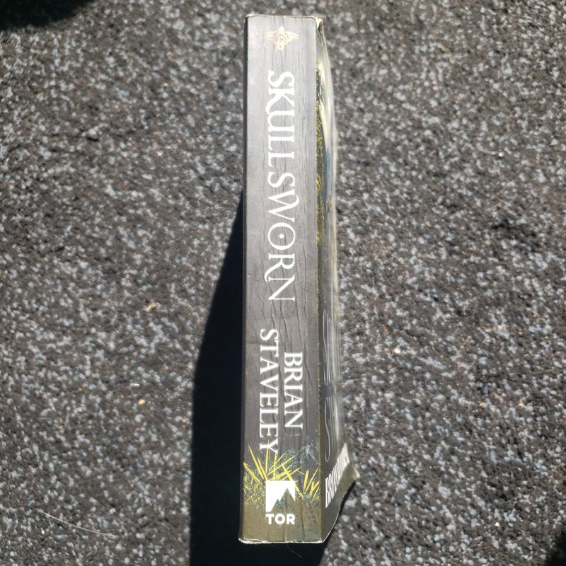 Skullsworn by Brian Staveley | Pangobooks