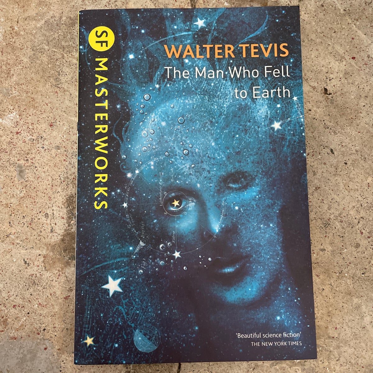 The Man Who Fell to Earth by Walter Tevis, Paperback | Pangobooks