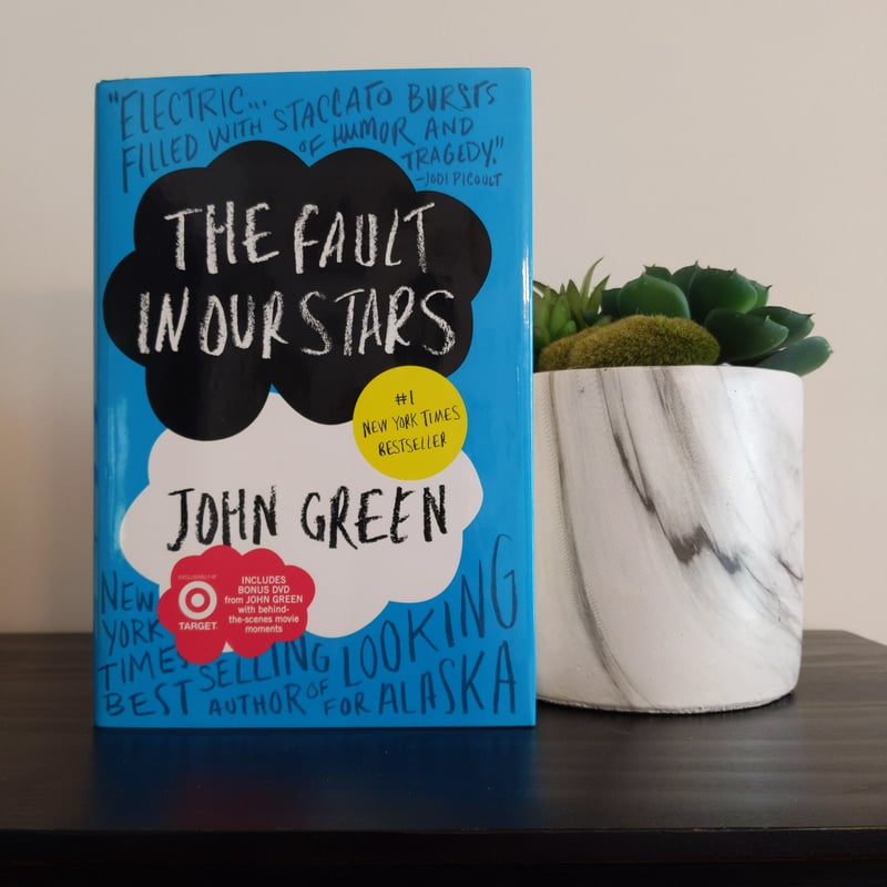 Fault in Our Stars by John Green, Hardcover | Pangobooks