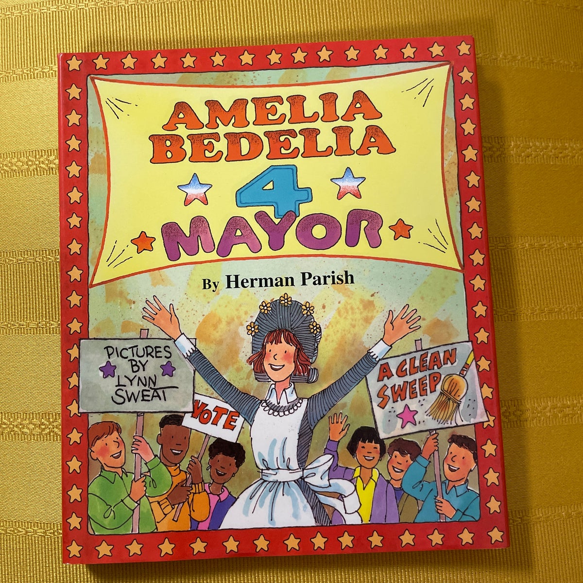 Amelia Bedelia 4 Mayor by Herman Parish