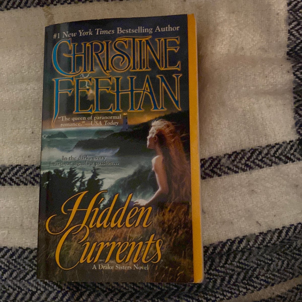 Hidden currents by Christine Feehan, Paperback | Pangobooks