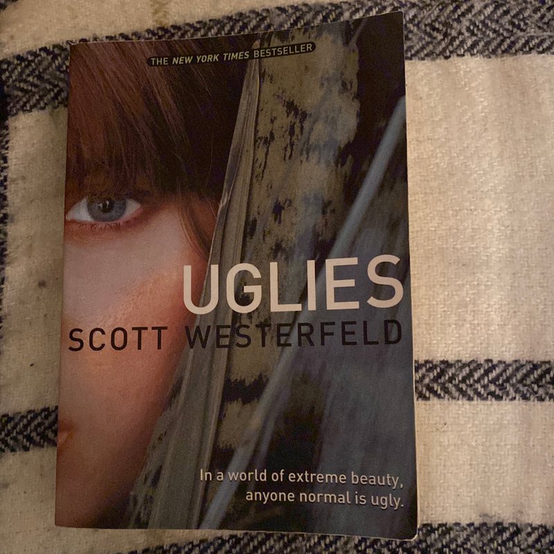Uglies by Scott Westerfeld, Paperback | Pangobooks