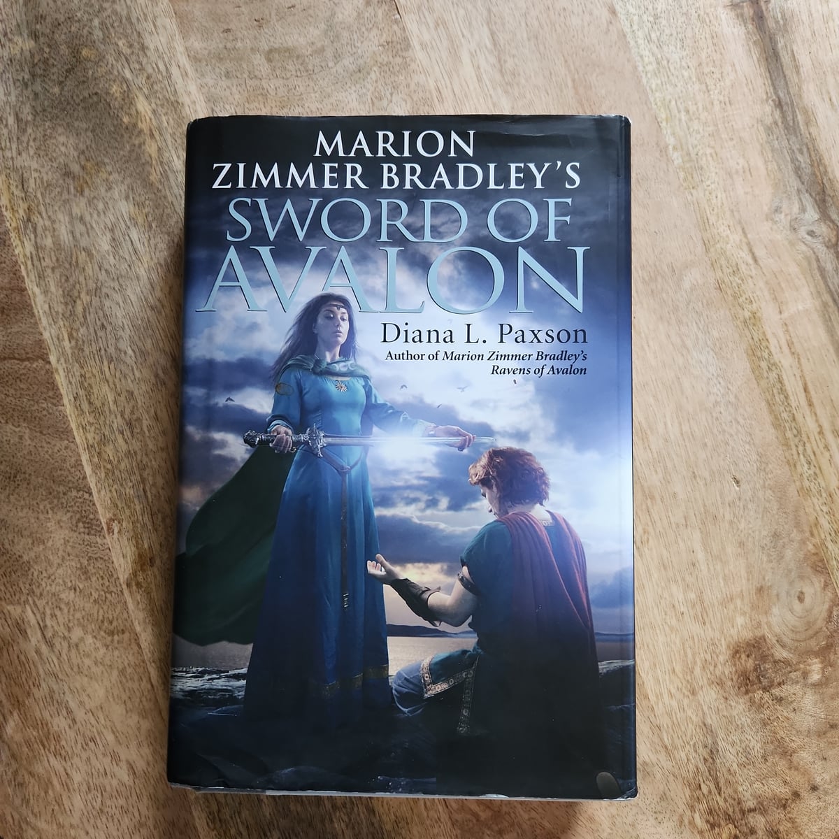 Marion Zimmer Bradley's Sword of Avalon by Diana L. Paxson