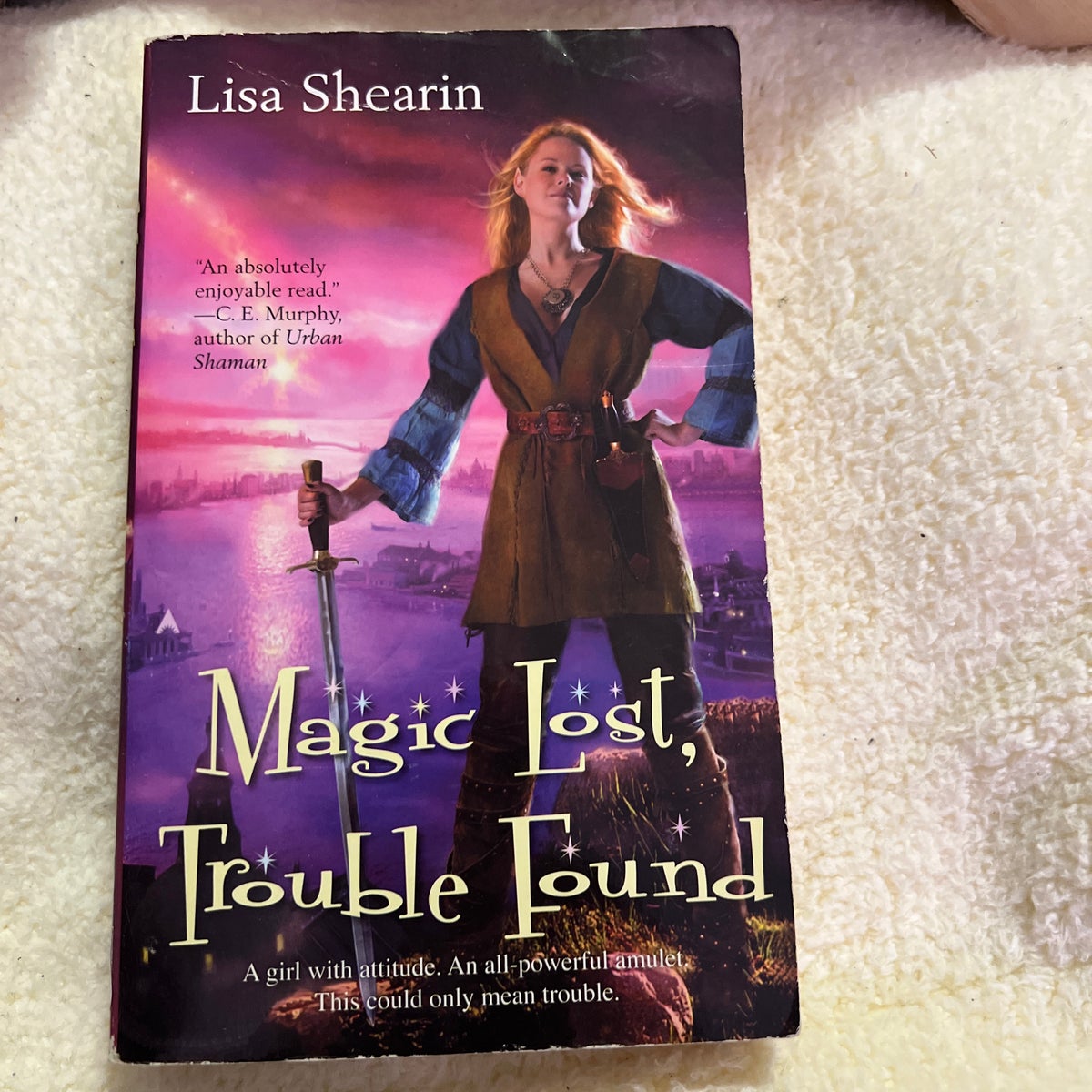 Magic Lost, Trouble Found by Lisa Shearin, Paperback | Pangobooks