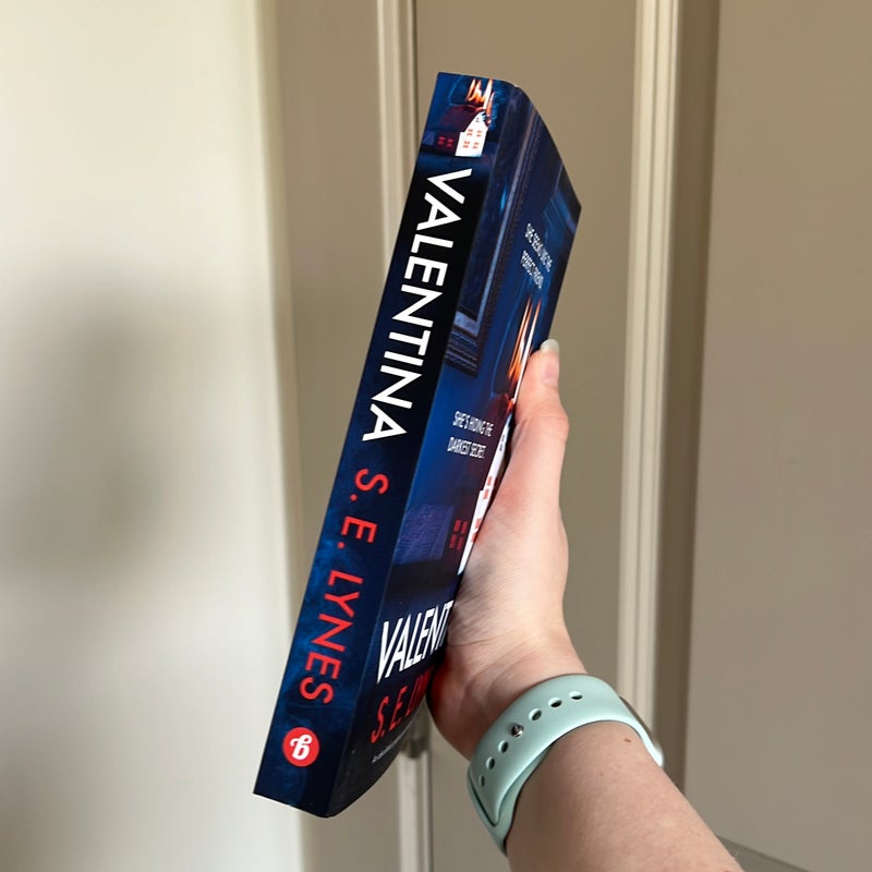 Valentina by S. E. Lynes | Pangobooks