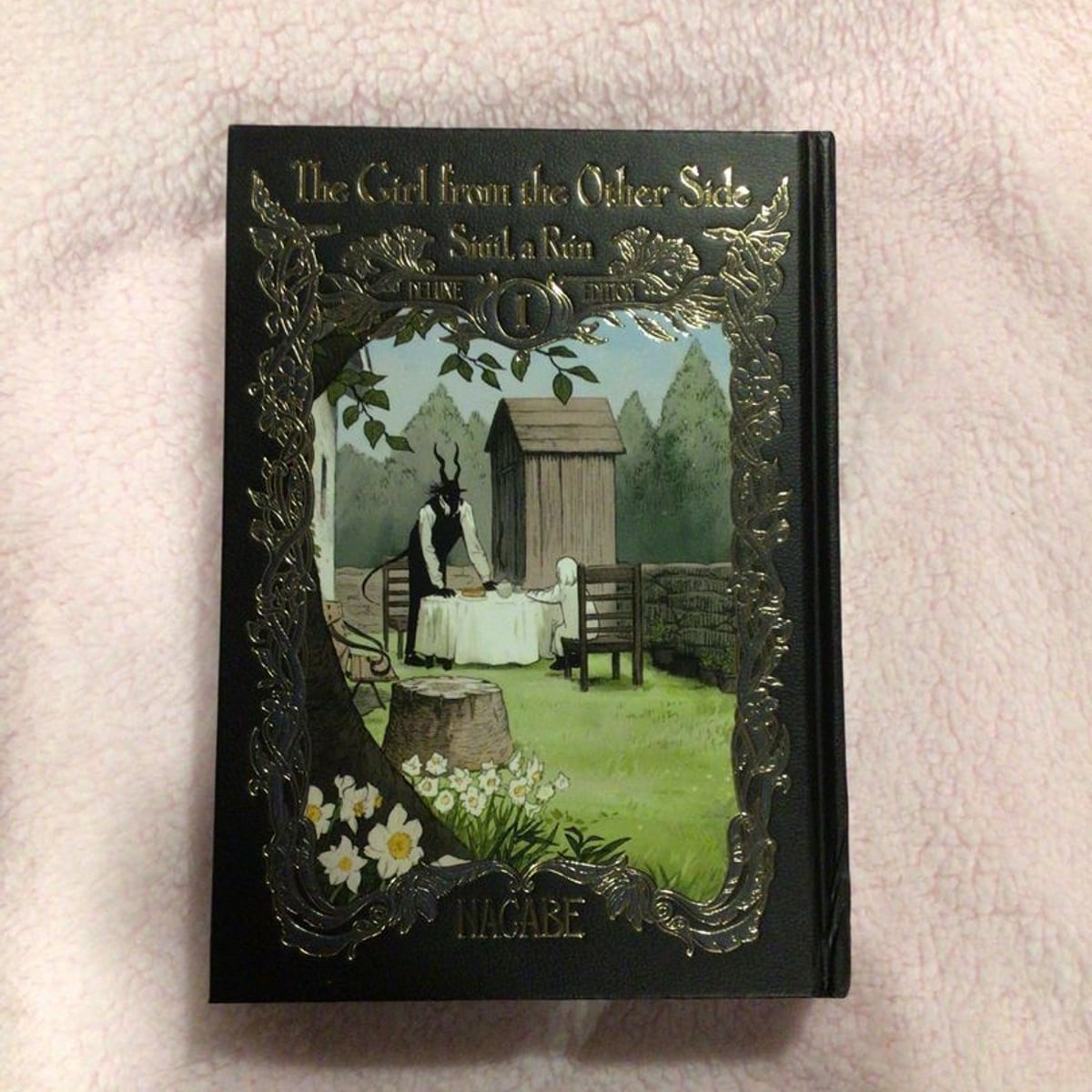 The Girl from the Other Side: Siúil, a Rún Deluxe Edition I (Vol. 1-3 ...