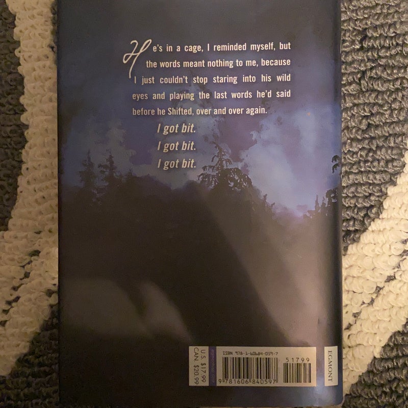 Raised by Wolves by Jennifer Lynn Barnes, Hardcover | Pangobooks