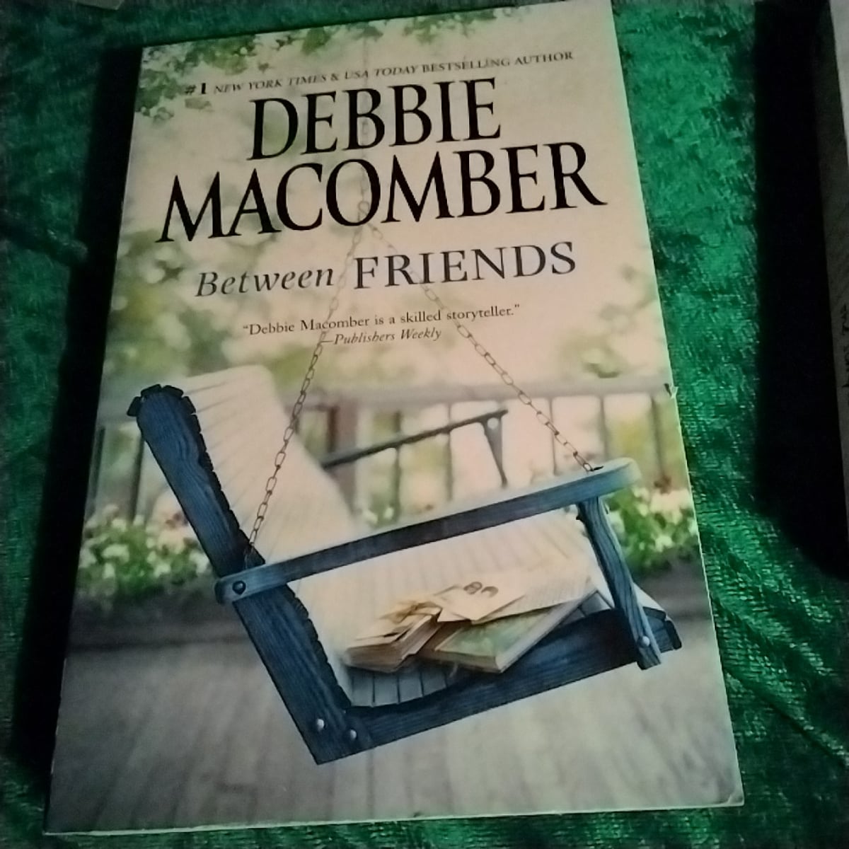 Between Friends by Debbie Macomber, Paperback | Pangobooks