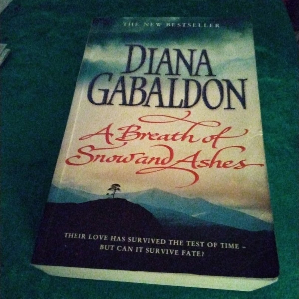 A Breath of Snow and Ashes by Diana Gabaldon, Paperback | Pangobooks