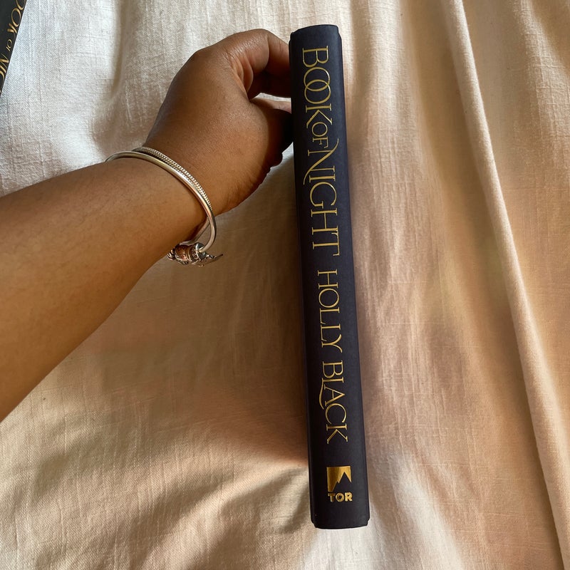 Book of Night by Holly Black, Hardcover | Pangobooks