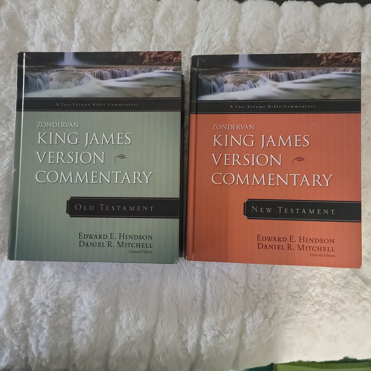 The Knowing Jesus Study Bible by Edward E. Hindson