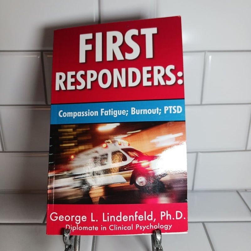First Responders: by George Lindenfeld, Paperback | Pangobooks