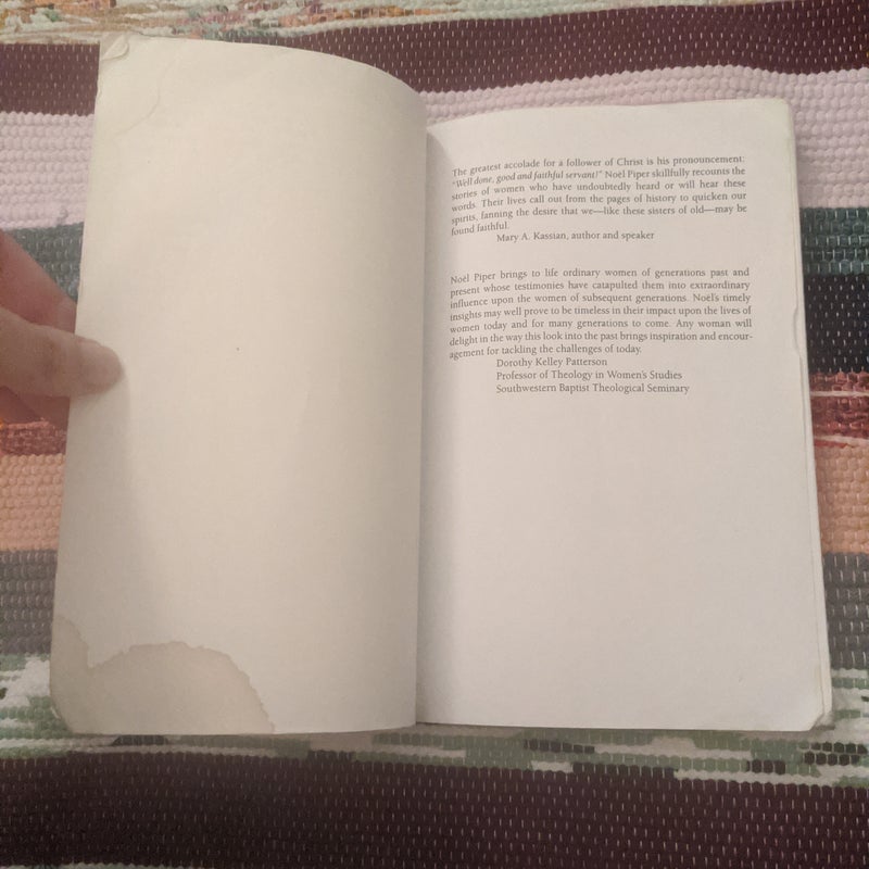Faithful Women and Their Extraordinary God by Noël Piper | Pangobooks