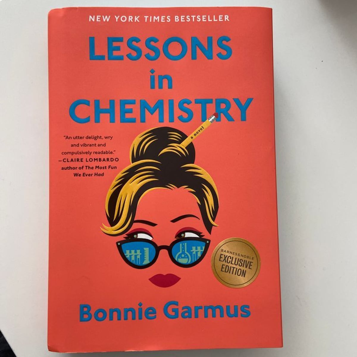 Lessons in Chemistry by Bonnie Garmus, Hardcover | Pangobooks