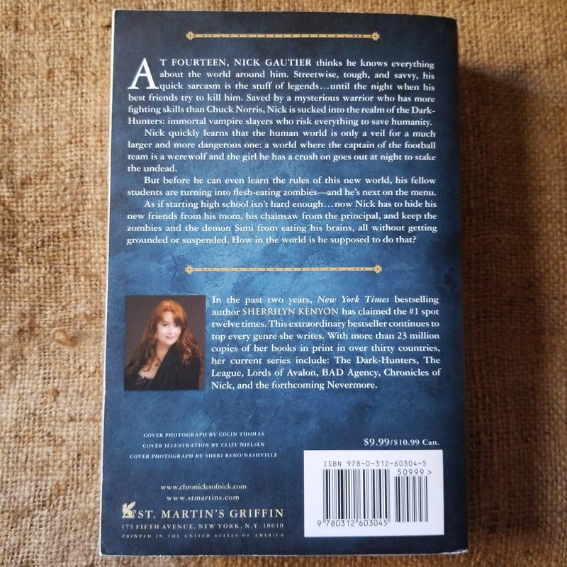Infinity by Sherrilyn Kenyon, Paperback | Pangobooks