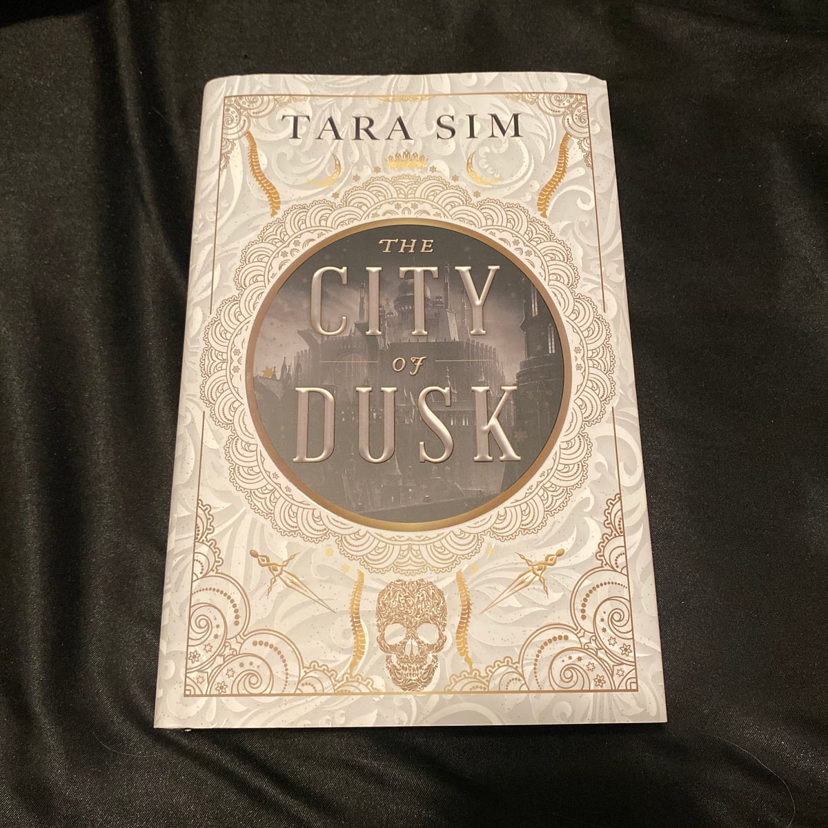 The City of Dusk by Tara Sim, Hardcover | Pangobooks