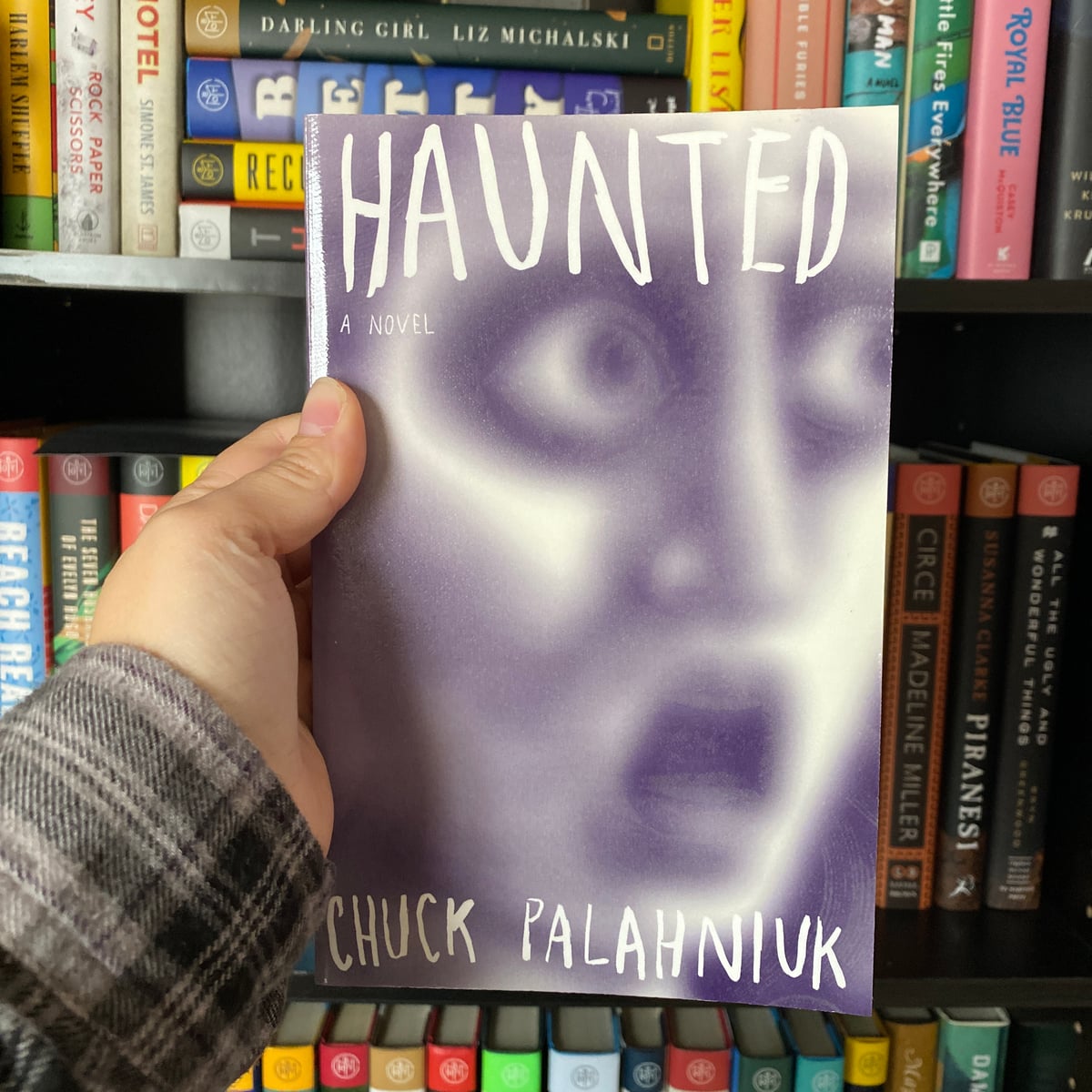 Haunted by Chuck Palahniuk, Paperback | Pangobooks