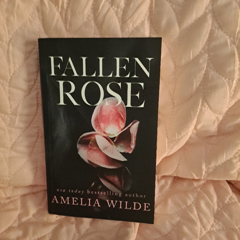 Fallen Rose by Amelia Wilde, Paperback | Pangobooks