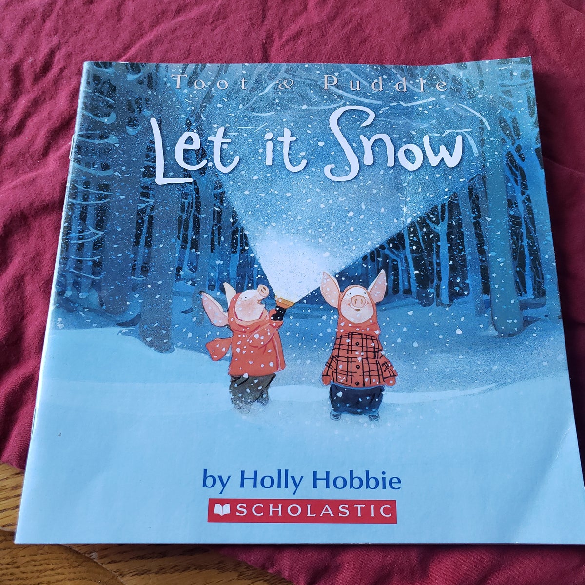 Toot and Puddle: Let It Snow by Holly Hobbie