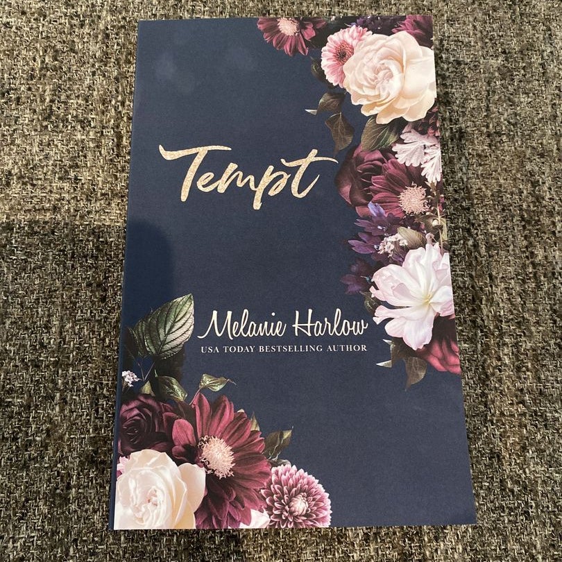 Tempt Special Edition Cover by Melanie Harlow, Paperback | Pangobooks