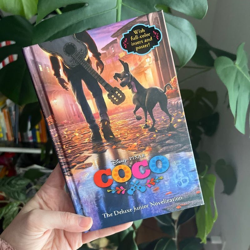 Coco: the Deluxe Junior Novelization (Disney/Pixar Coco)