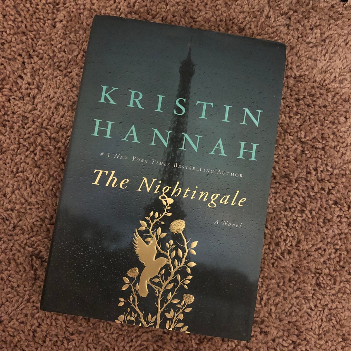 The Nightingale by Kristin Hannah, Hardcover | Pangobooks