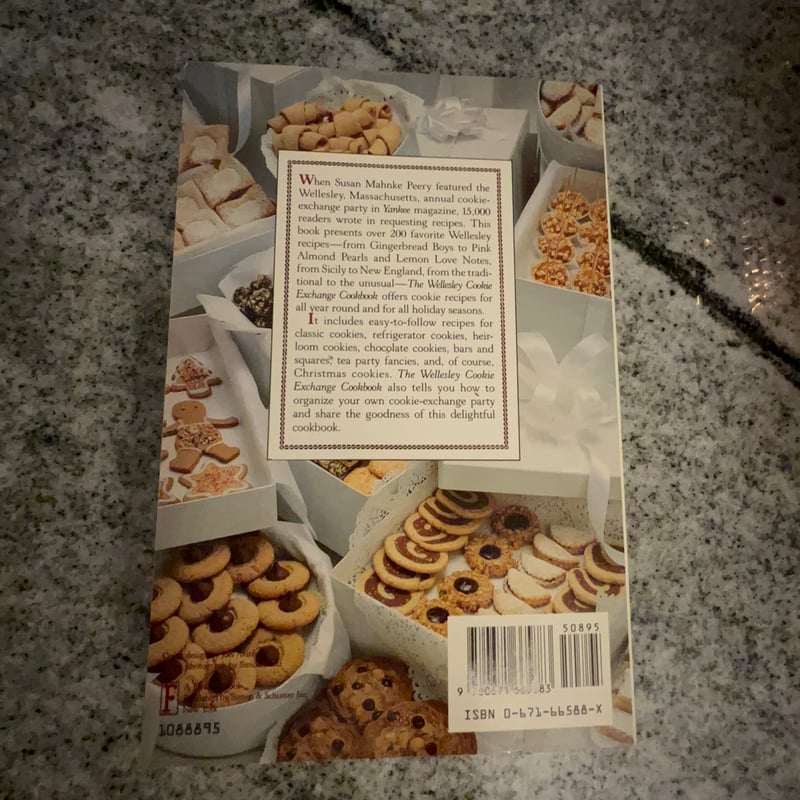 The Wellesley Cookie Exchange Cookbook by Susan M. Peery