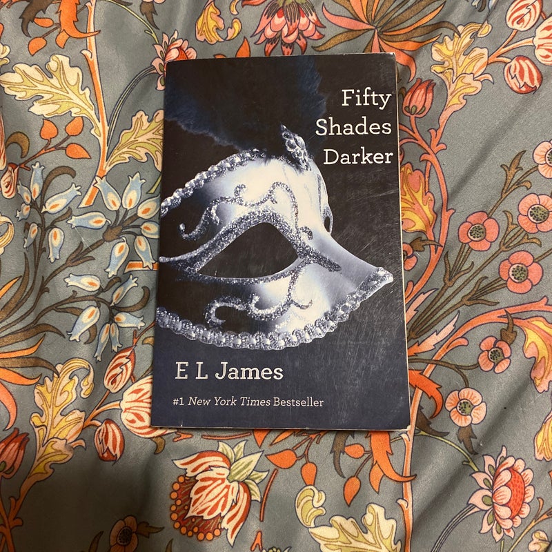 Fifty Shades Darker by E. L. James, Paperback | Pangobooks
