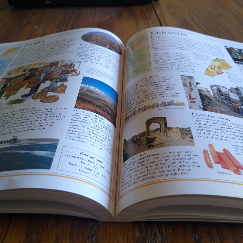 Geography of the World by Simon Adams, Paperback | Pangobooks