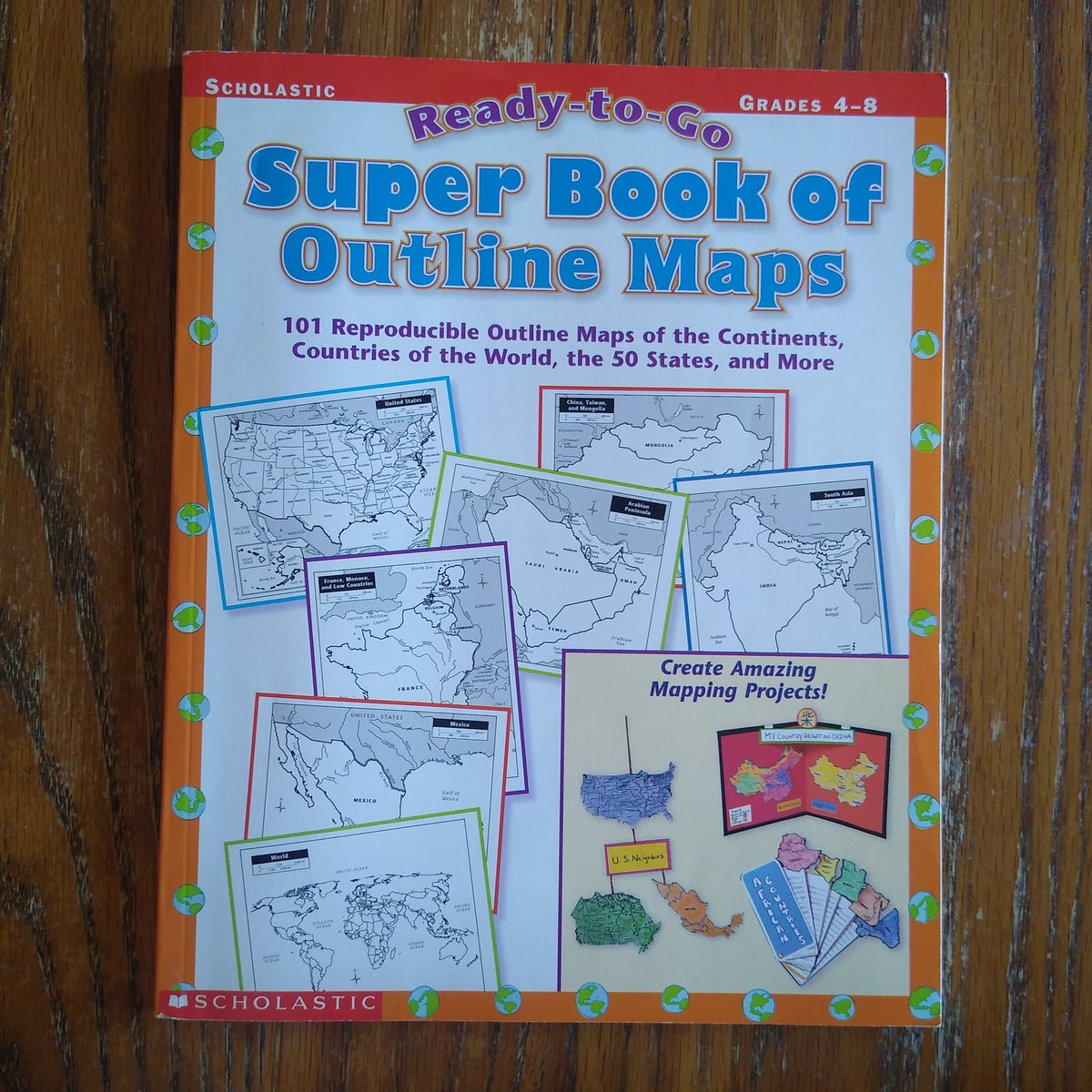 Super Book of Outline Maps by Scholastic, Inc. Staff