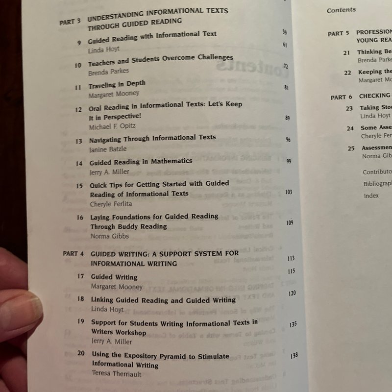 Exploring Informational Texts by Linda Hoyt