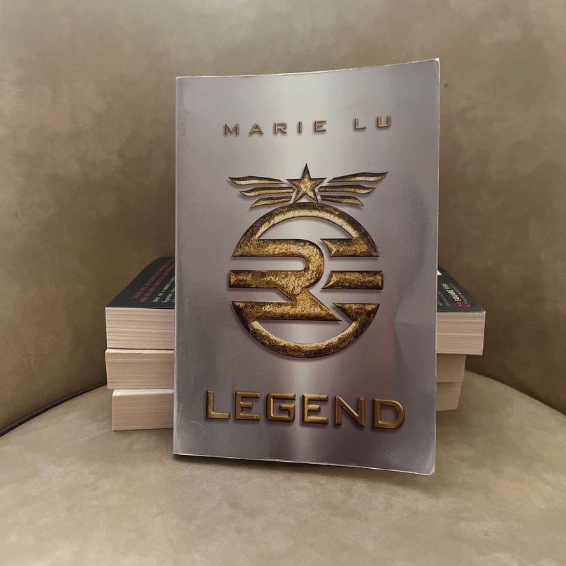 Legend by Marie Lu , Paperback | Pangobooks