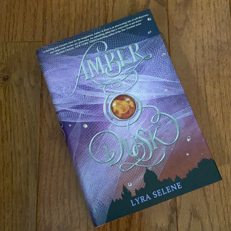 Amber & Dusk by Lyra Selene , Hardcover | Pangobooks