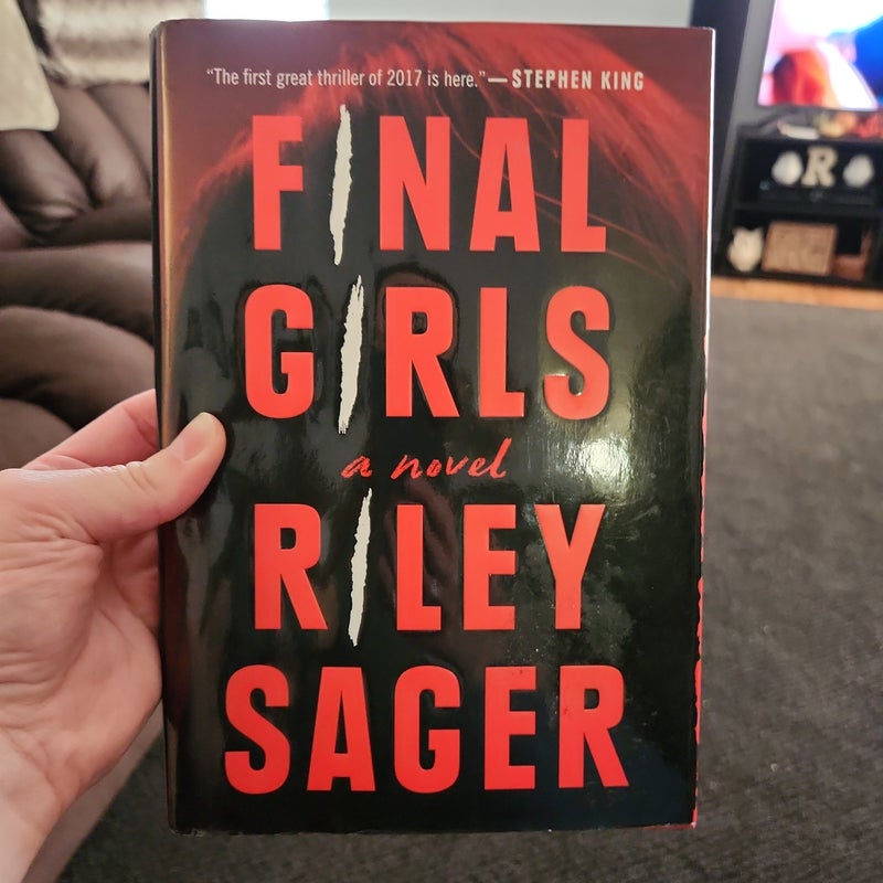 Final Girls by Riley Sager, Hardcover | Pangobooks