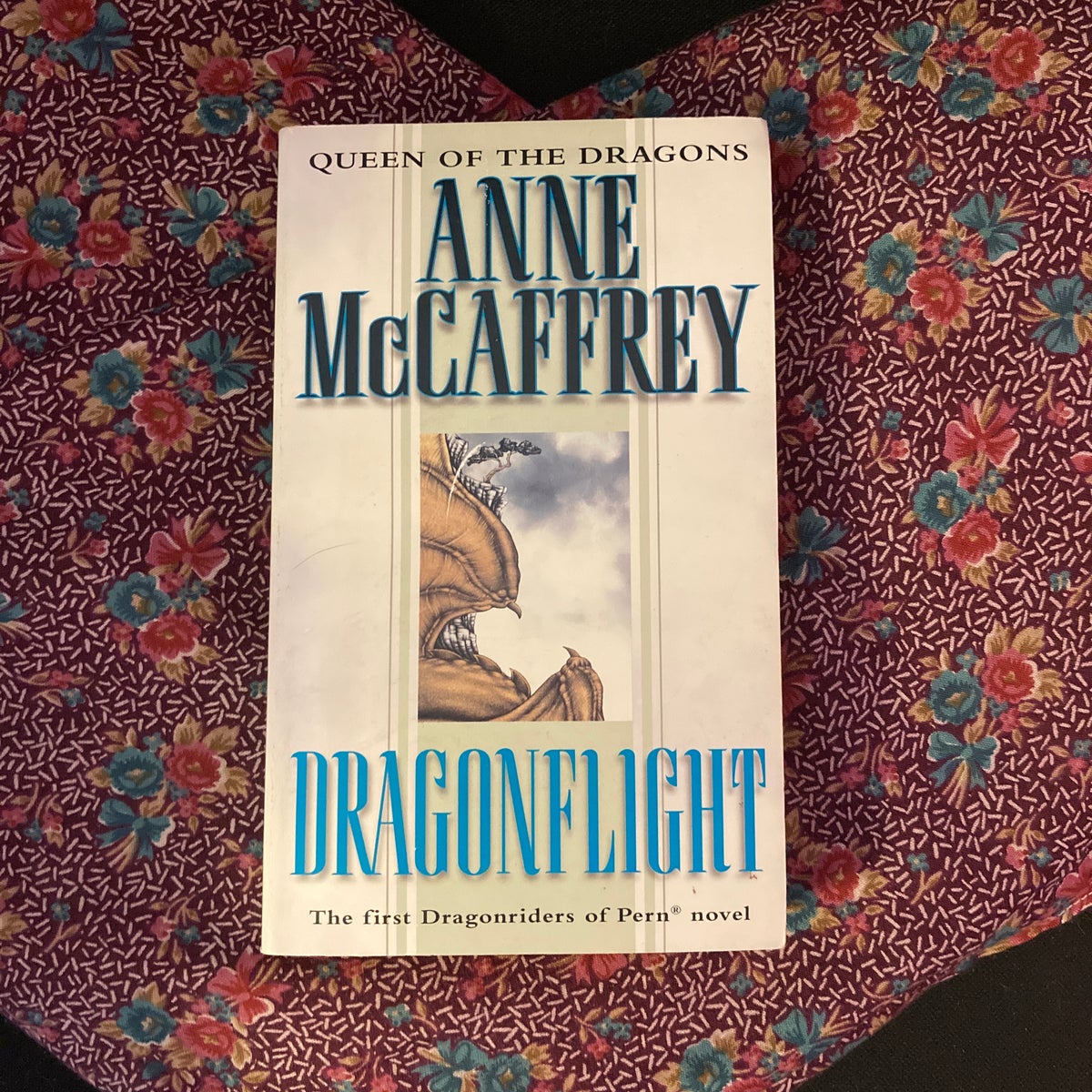 Dragonflight by Anne McCaffrey, Paperback | Pangobooks