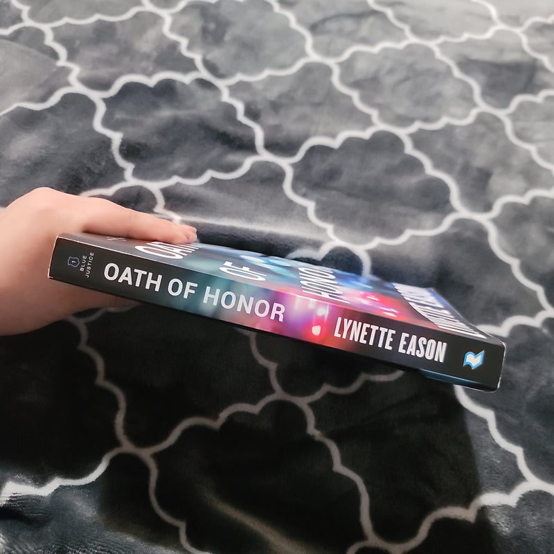 Oath of Honor by Lynette Eason, Paperback | Pangobooks