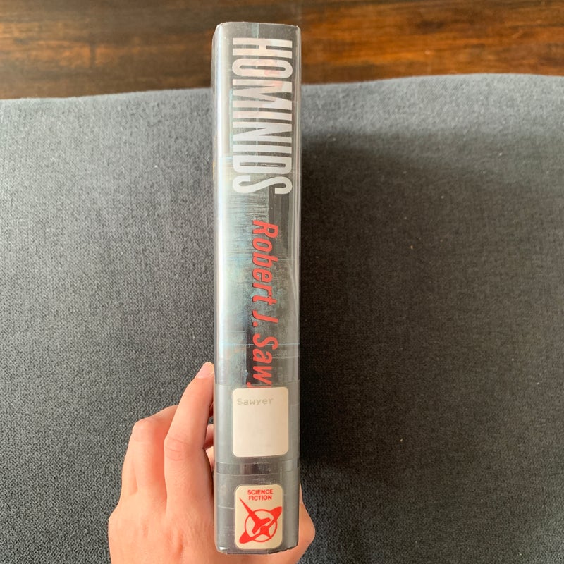Hominids by Robert J. Sawyer, Hardcover | Pangobooks
